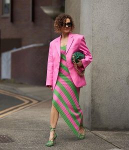 How to combine green and pink in fashionable looks