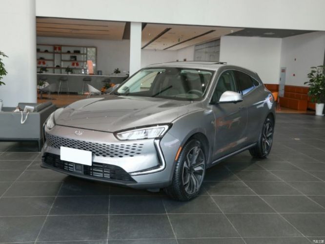 Особенности BMW i7 и Huawei Seres SF5 2022: сравнительный обзор